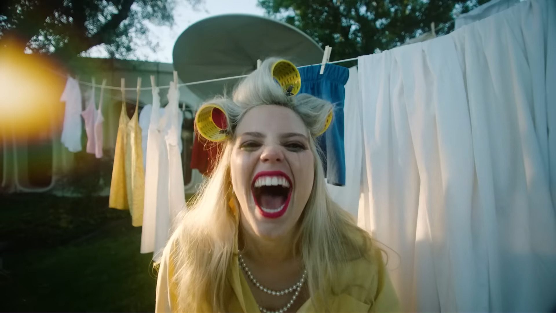 Reneé Rapp Hires Lawyer To Help Her Quickly Get Off Of Max’s ‘The Sex ...